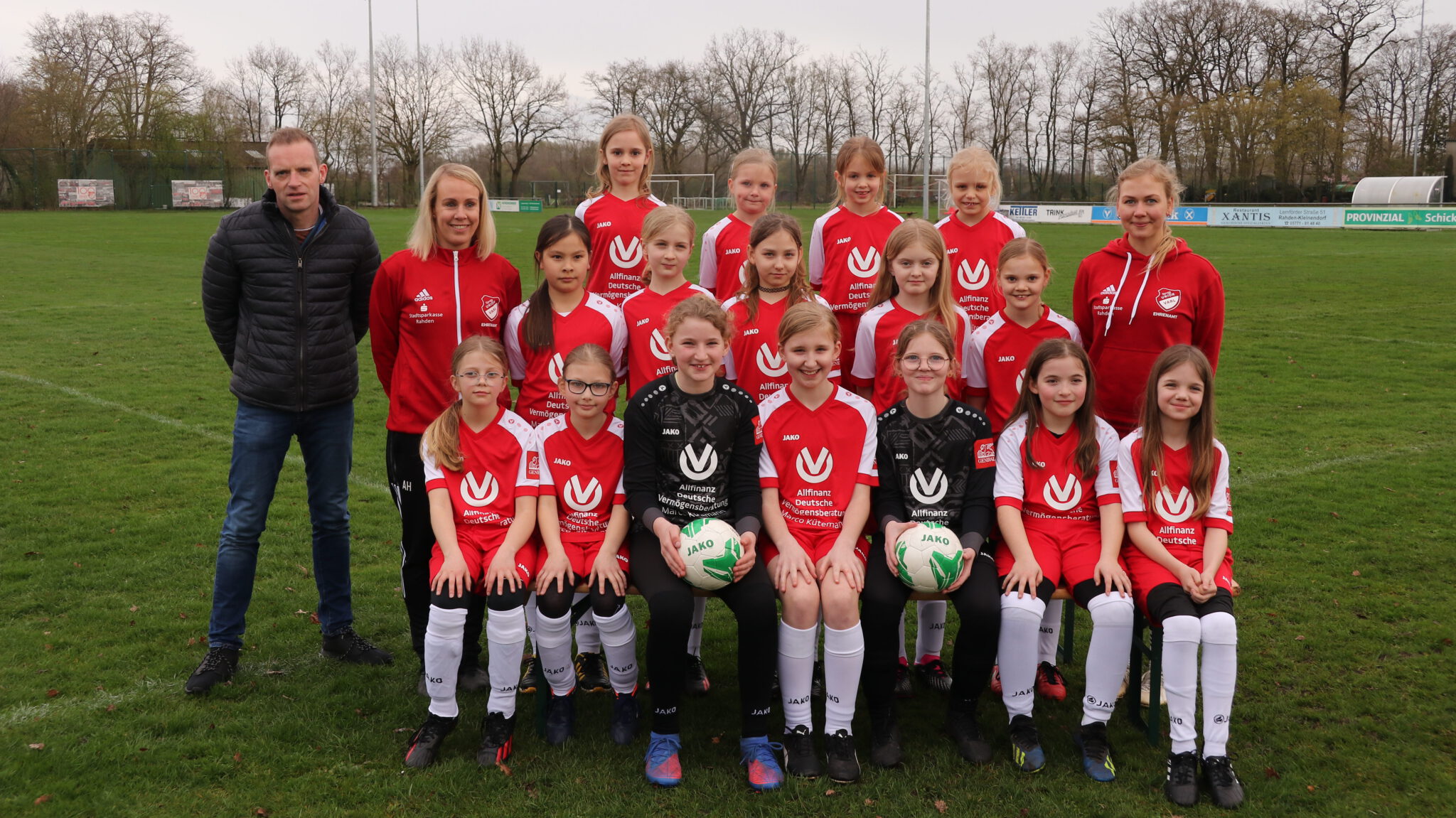 Mädchenmannschaft bekommt neue Trikots – Spvgg. Union Varl